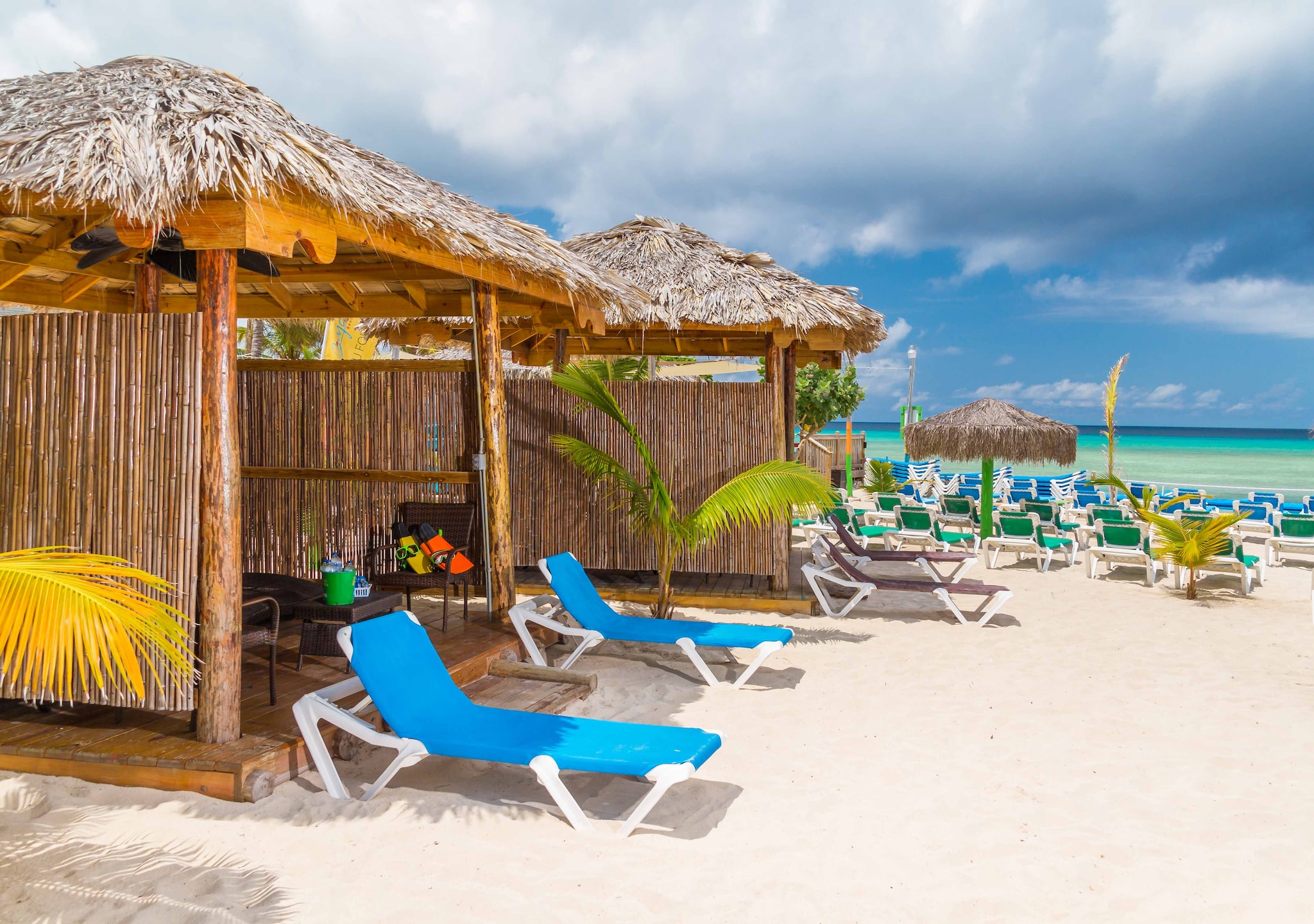 Beach Tiki Hut for the Day (Package for 4)