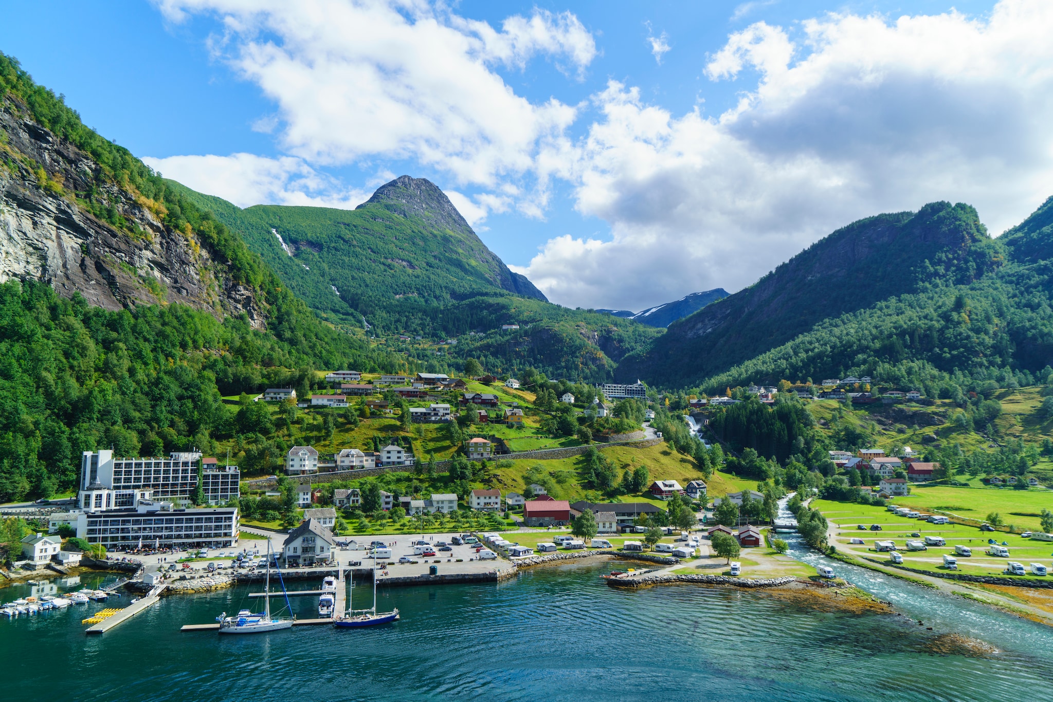 Geiranger On your own by transfer cruise