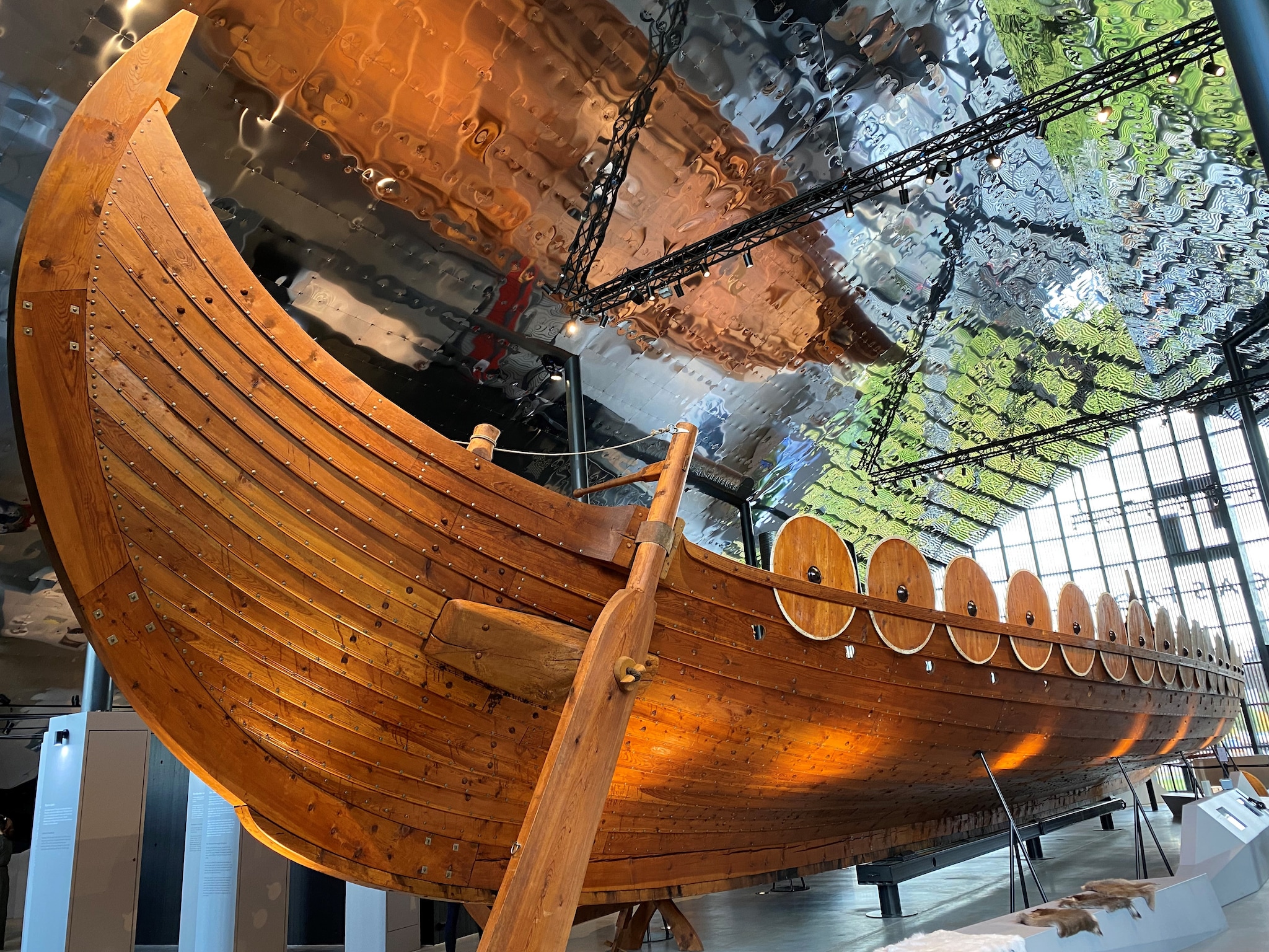 Nordfjordeid, Sagastad & the Myklebust Viking Ship