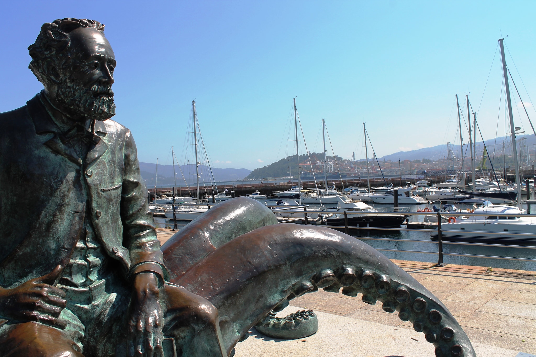 Explore Vigo on Foot