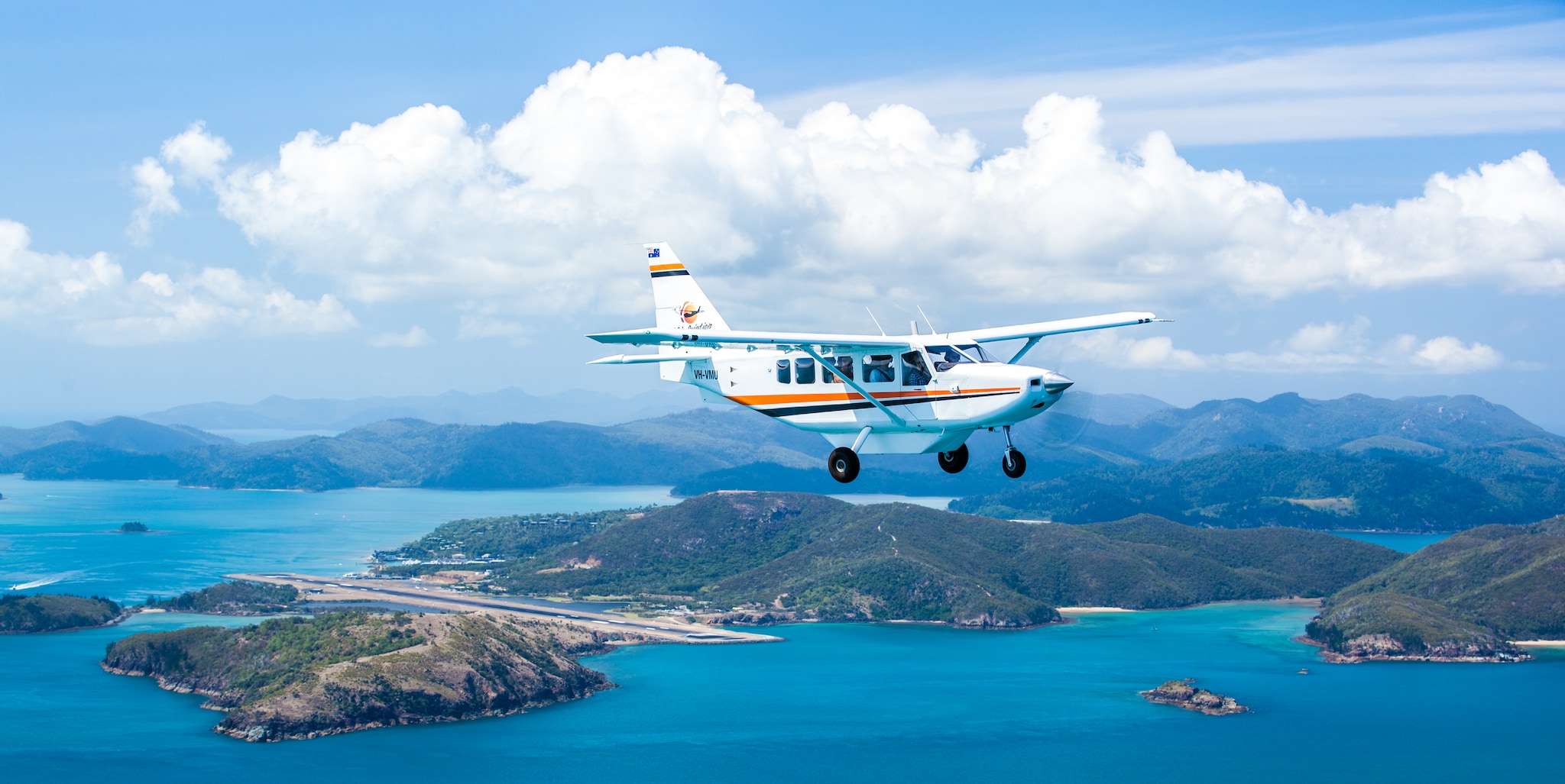 Reef and Island Scenic flight